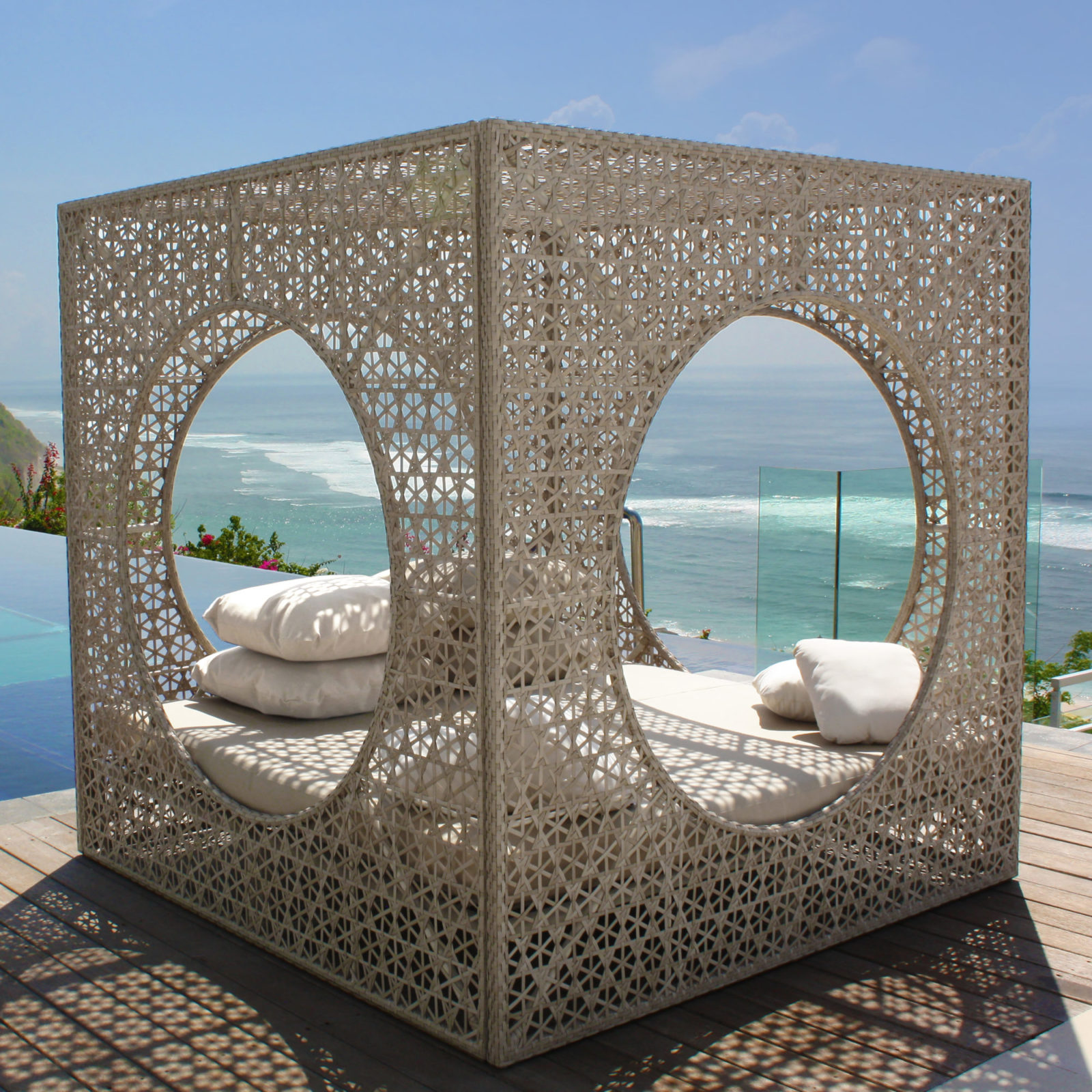 Modern Skyline Cube Daybed - Couture Outdoor
