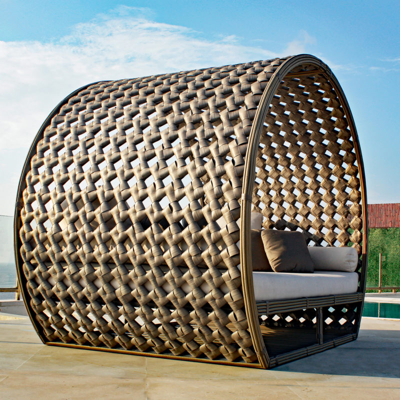 Luxury Skyline Moonlight Daybed - Couture Outdoor