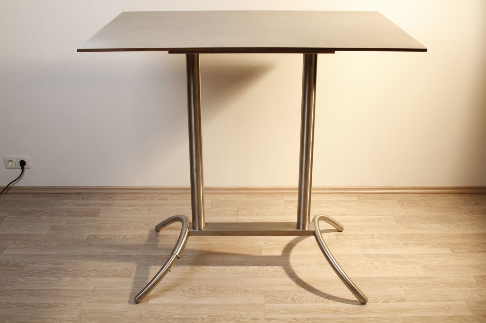 Amaze Dining Wobble-FREE Table - Couture Outdoor