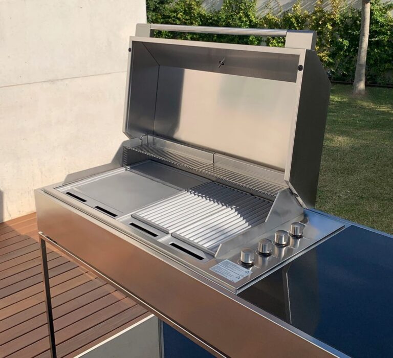 Custom Outdoor Kitchen Stainless Steel BBQ Grill | BBQ Island